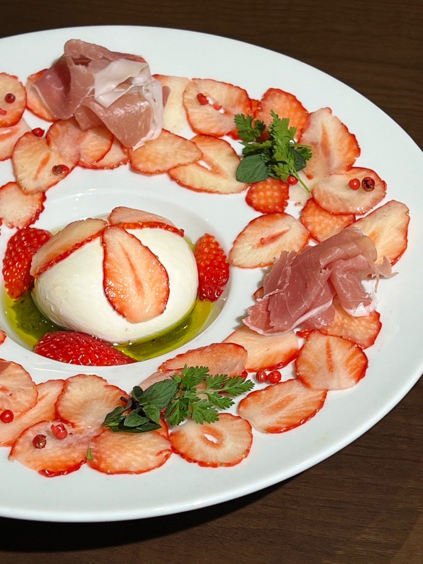 NEMOTO.LABO（軽井沢 ビストロ）の料理・店内写真 | ヒトサラ